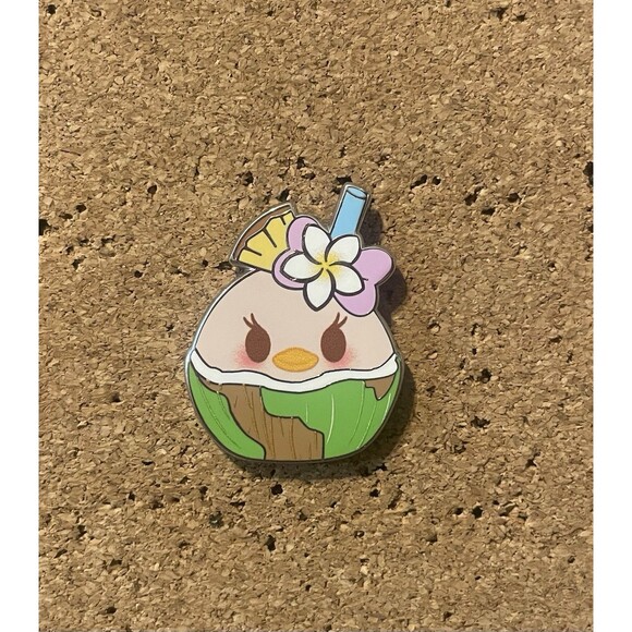 Disney | Other | 525 Daisy Duck Coconut Water Munchlings Series 2 ...